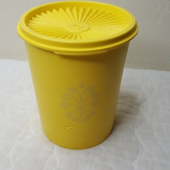 Tupperware | Kitchen | Tupperware Vintage Yellow Canister 8114 W ...